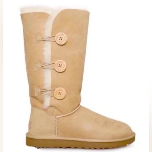 UGG | Shoes | Ugg Bailey Button Triplet Boot Sz 7 | Poshmark